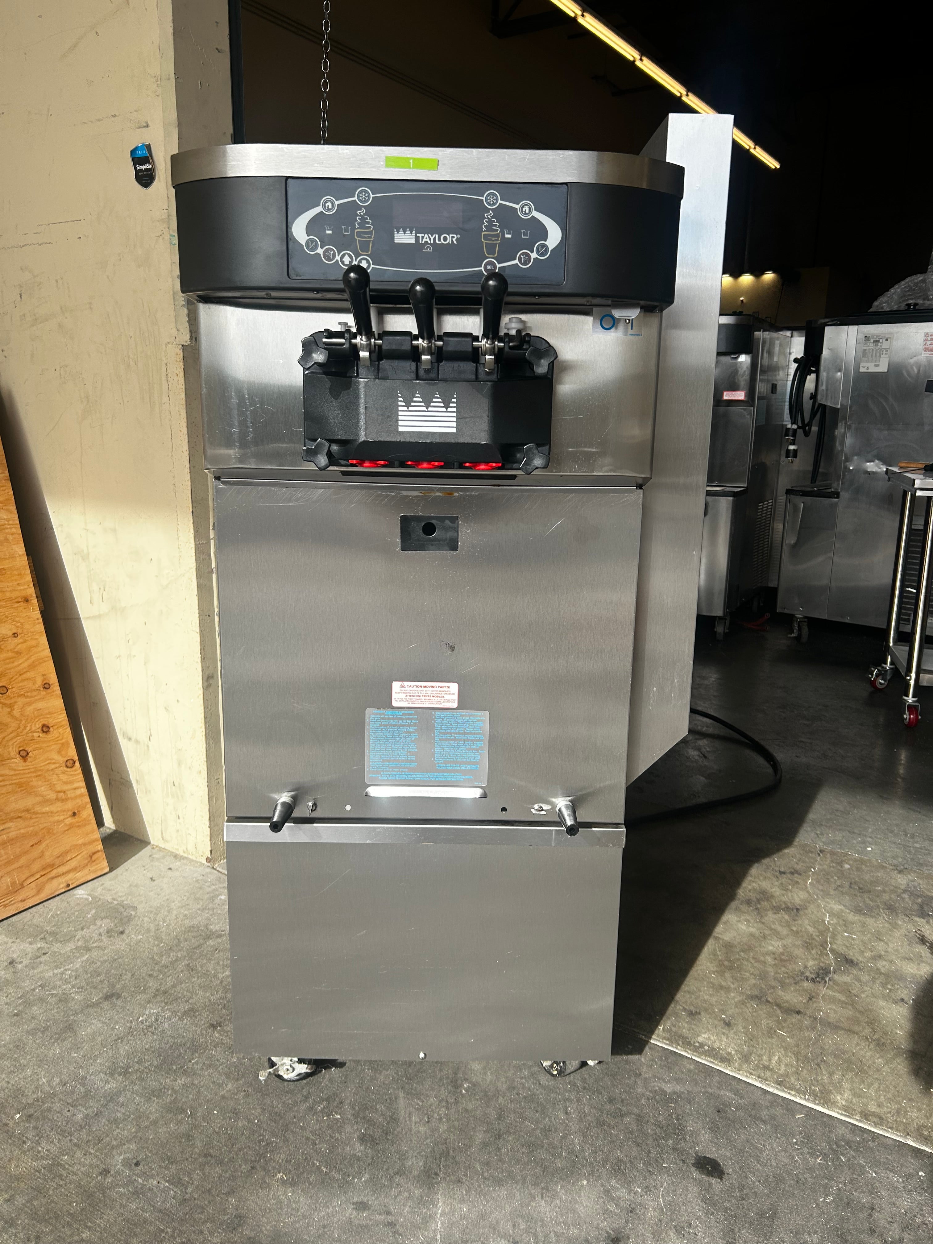 2019 Taylor C723-27 1PH Air-Cooled counter table Top