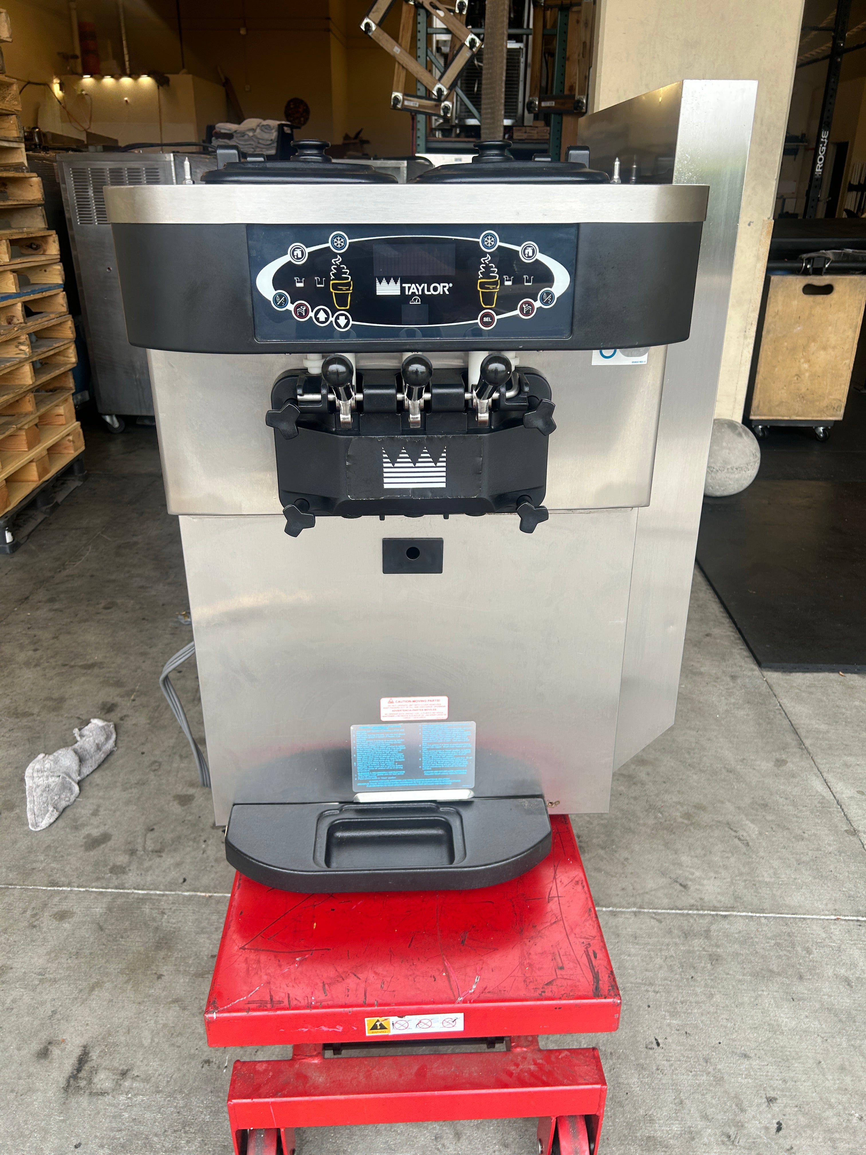 2016 Taylor C723-27 1PH Air-Cooled counter table Top