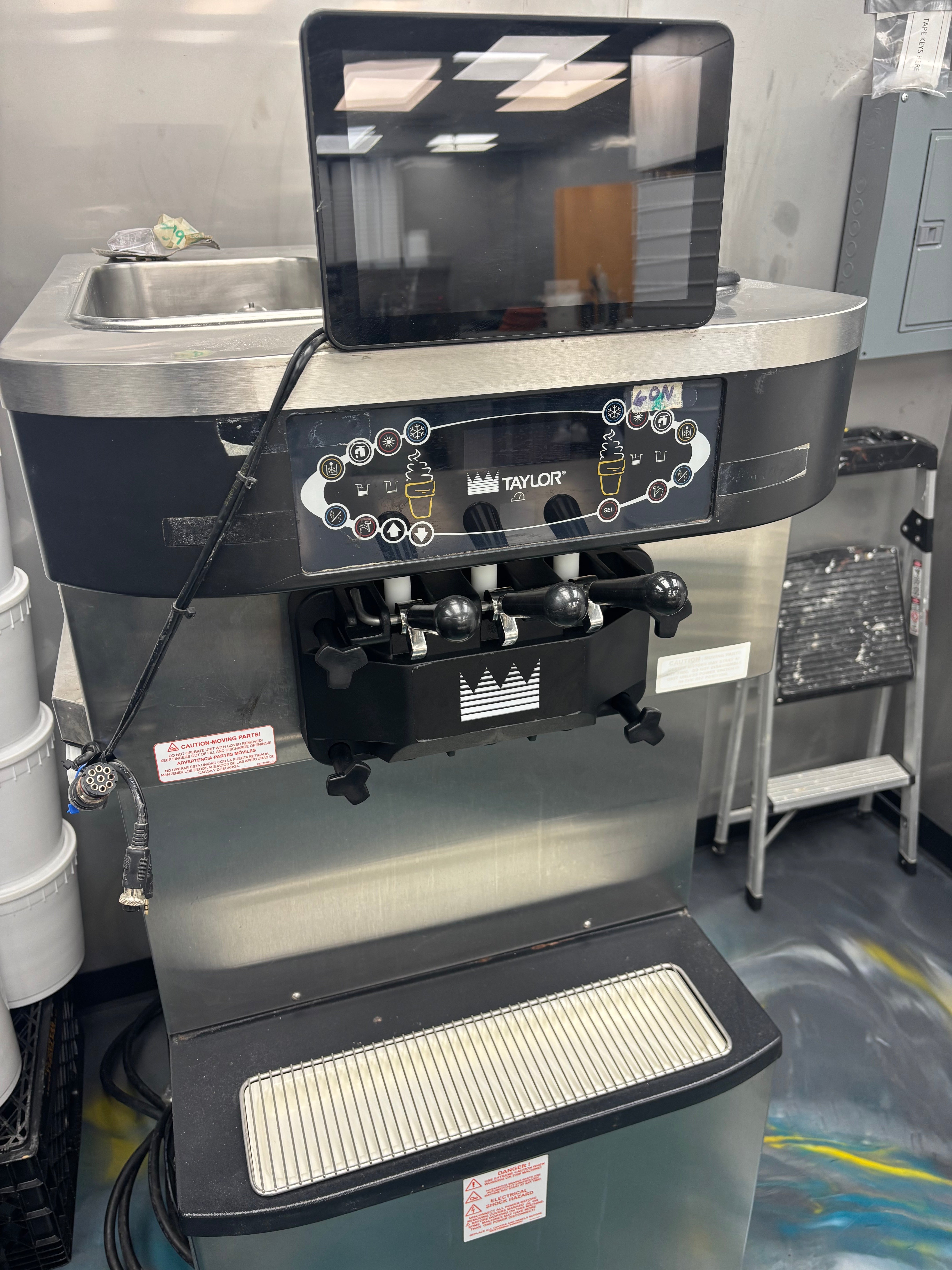 2015 Taylor C716 with Flavor Burst 1ph water cooled