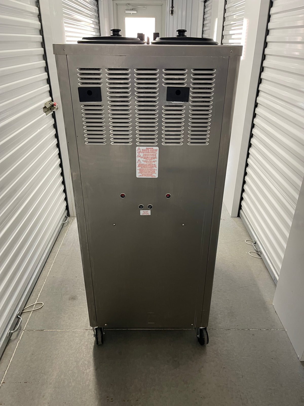 2022 Taylor C712-33 3phase air cooled soft serve machine with pumps in ...