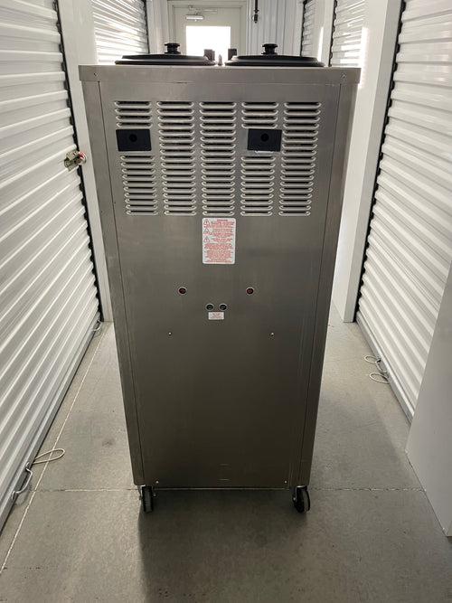2022 Taylor C712-33 3phase air cooled soft serve machine with pumps in ...