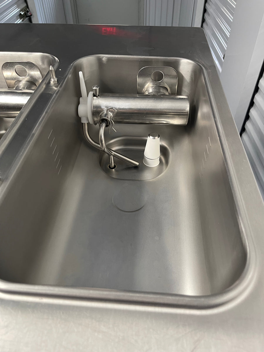 2022 Taylor C712-33 3phase air cooled soft serve machine with pumps in ...